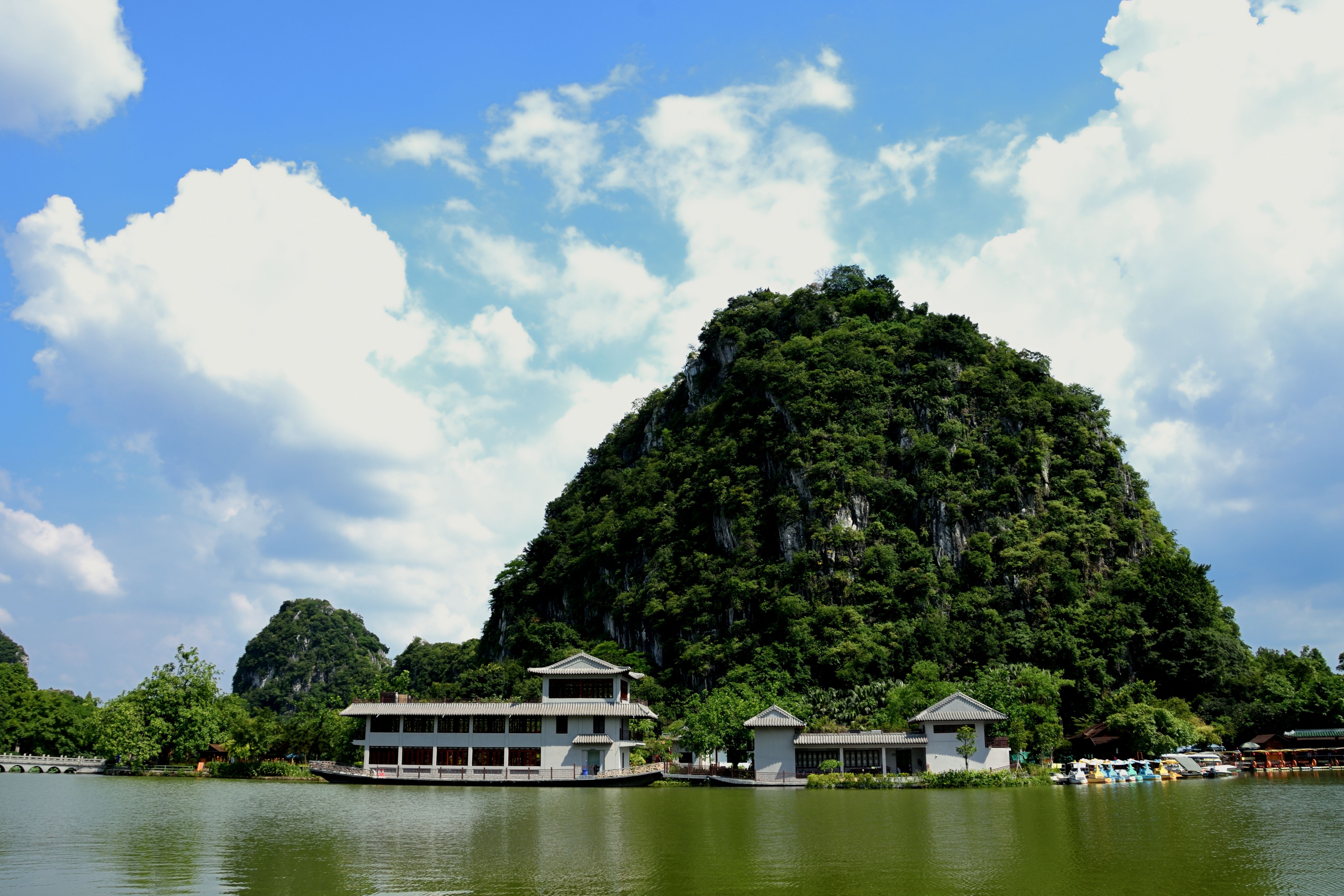 Hotéis em Zhaoqing a partir de R$ 41 - Encontre hotéis baratos na momondo